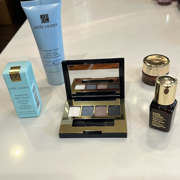 Estee Lauder | Makeup | Estee Lauder Set Of Cleans Eyeshadow And ...